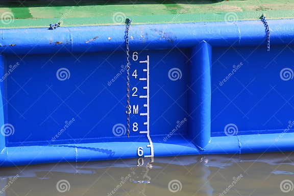 Marca De Plimsoll En La Nave Imagen de archivo - Imagen de material ...