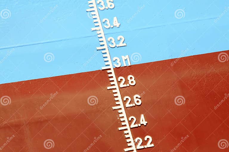 Marca De Plimsoll En La Nave Imagen de archivo - Imagen de profundidad ...