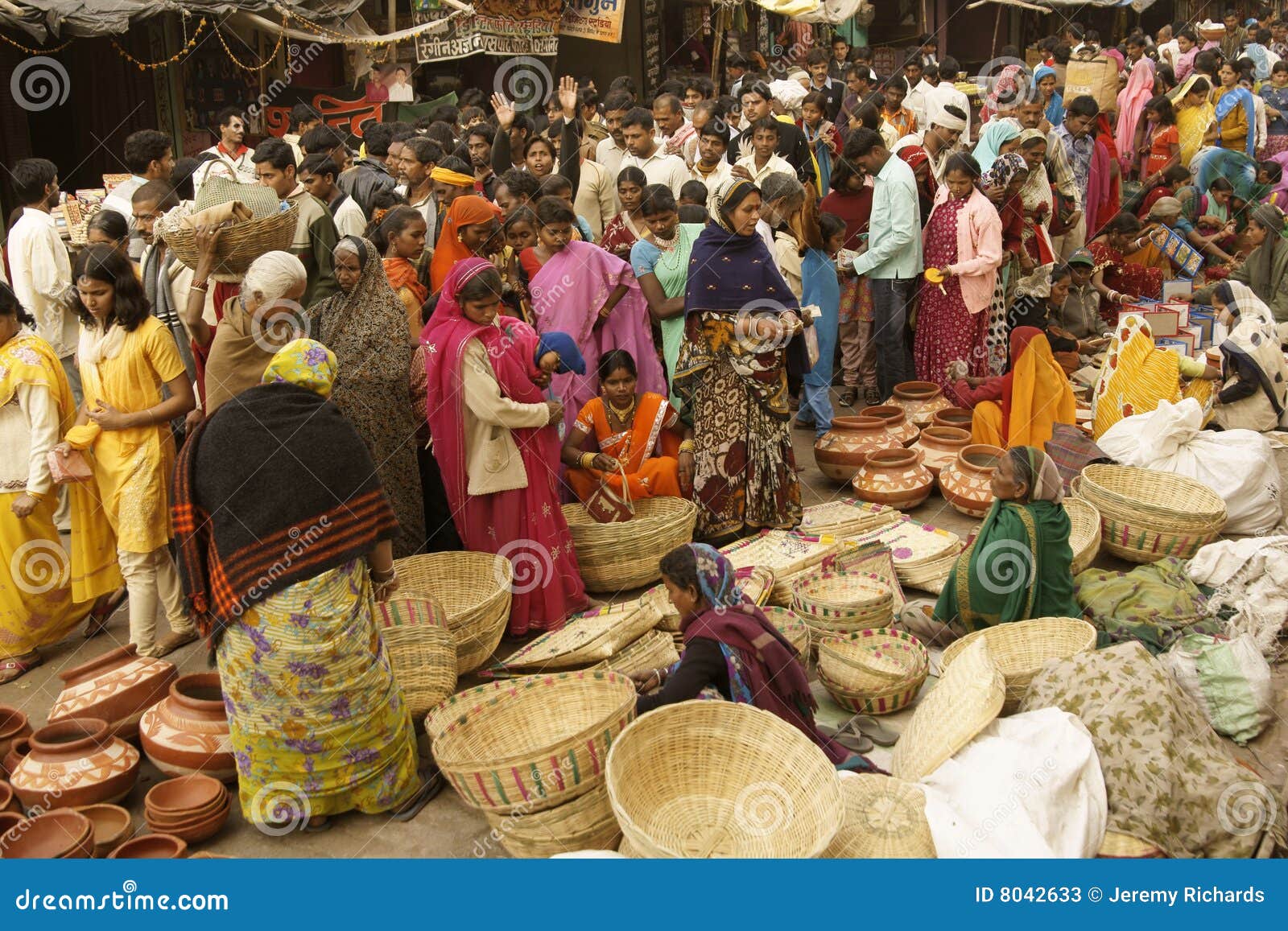 Marché indien serré photo stock éditorial. Image du couleur - 8042633
