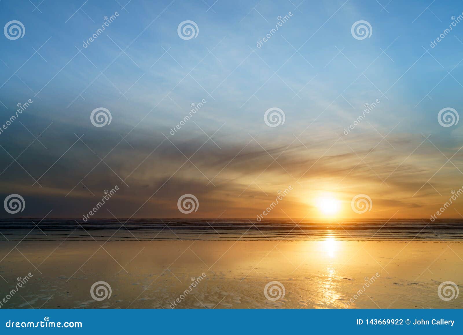 March Sunset Over the Pacific Ocean Stock Photo - Image of blue ...