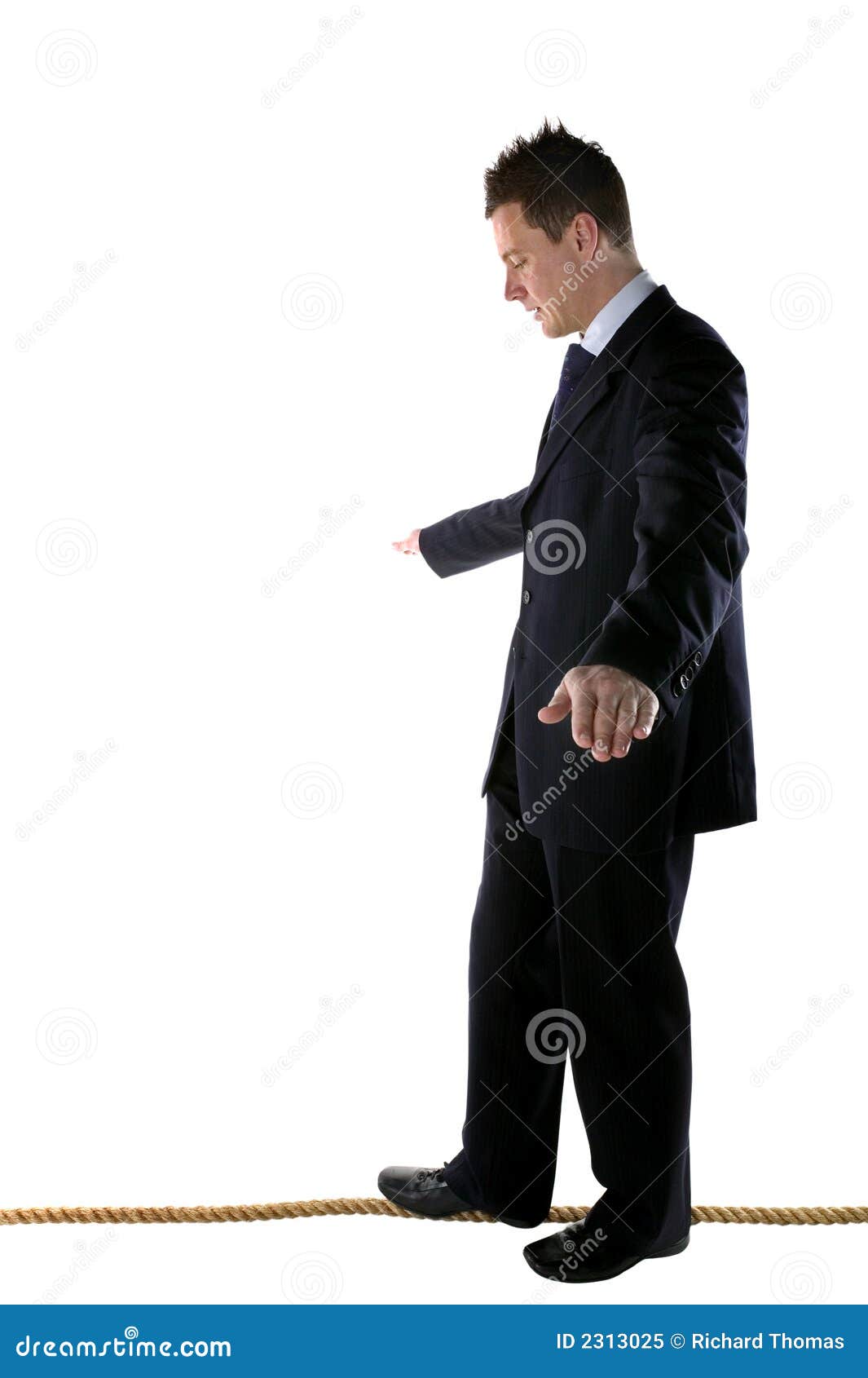 Marchent la corde raide image stock. Image du crainte - 2313025