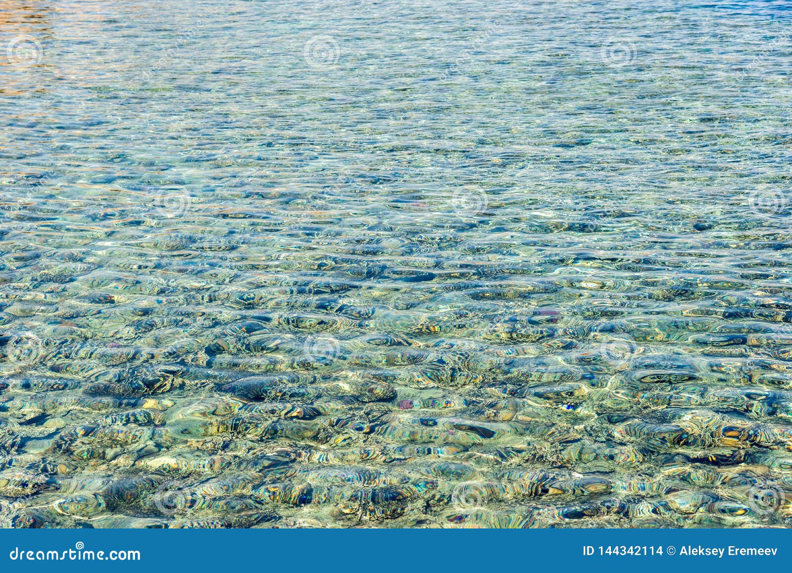 Marco Azul De La Agua De Mar En General Foto de archivo - Imagen de ...