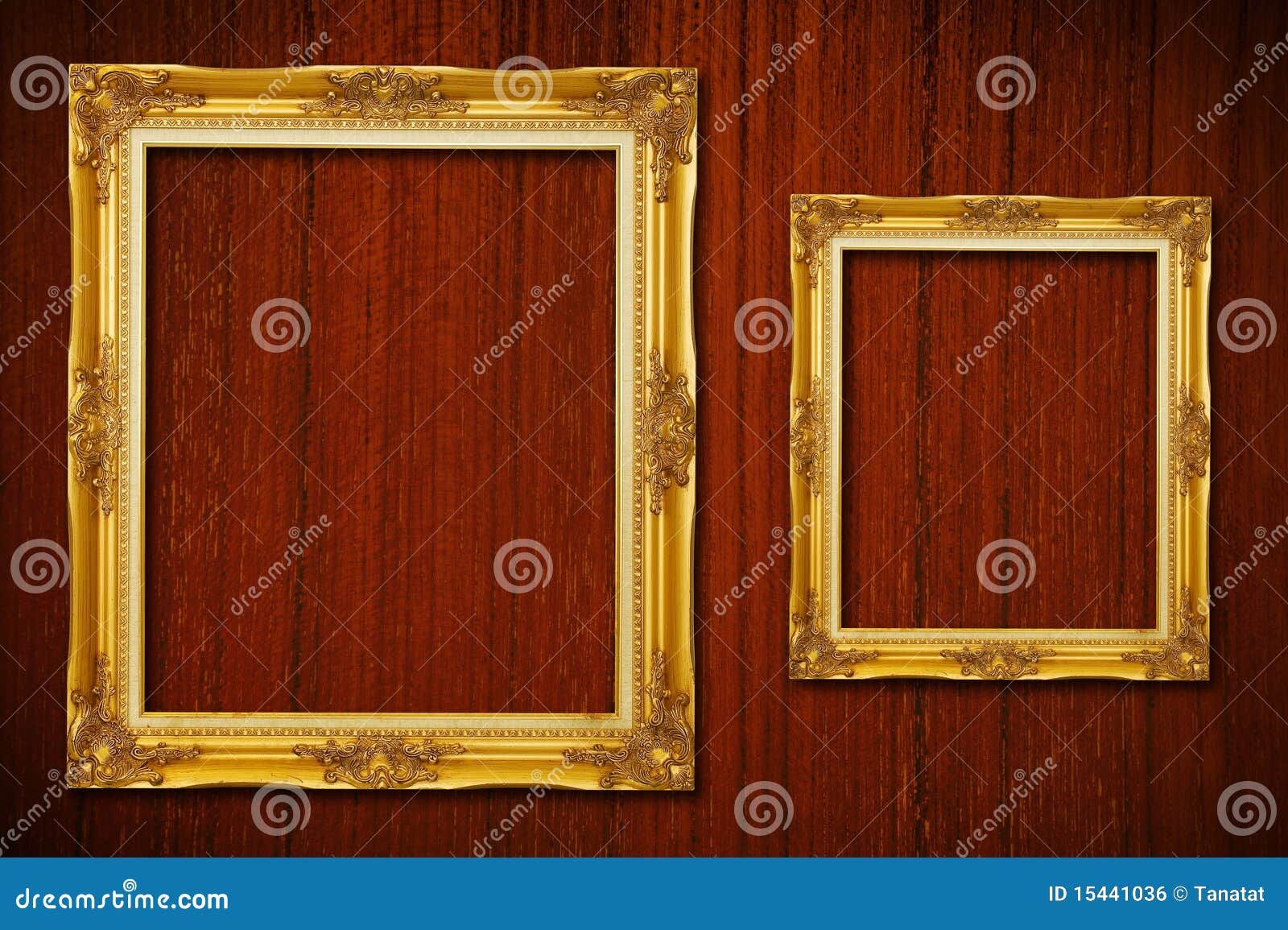 Marco de oro en la madera foto de archivo. Imagen de decorativo - 15441036