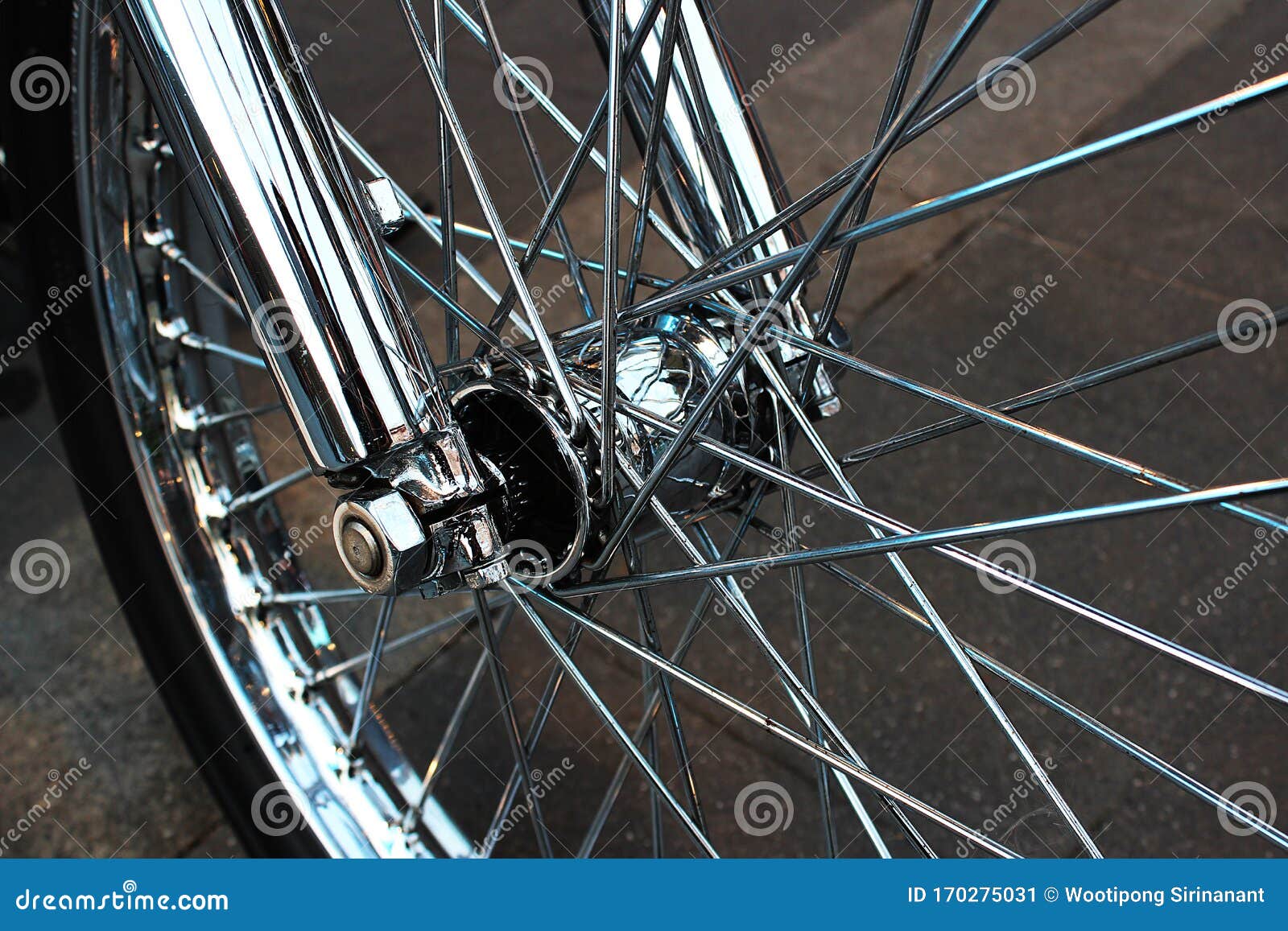 Marco De Rueda Delantera De La Bicicleta Grande Imagen de archivo ...