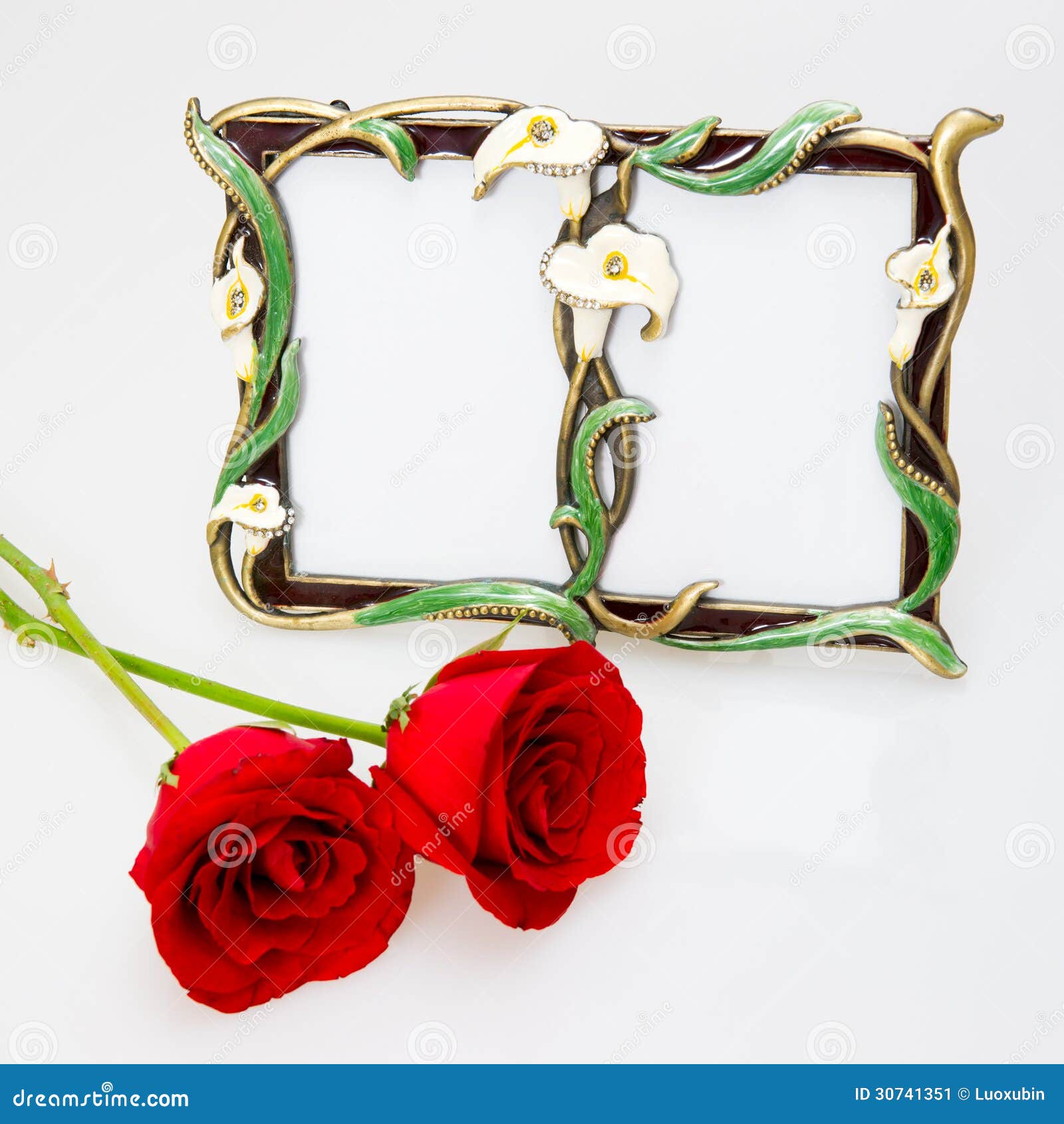 Marco y rosas rojas imagen de archivo. Imagen de fondo - 30741351
