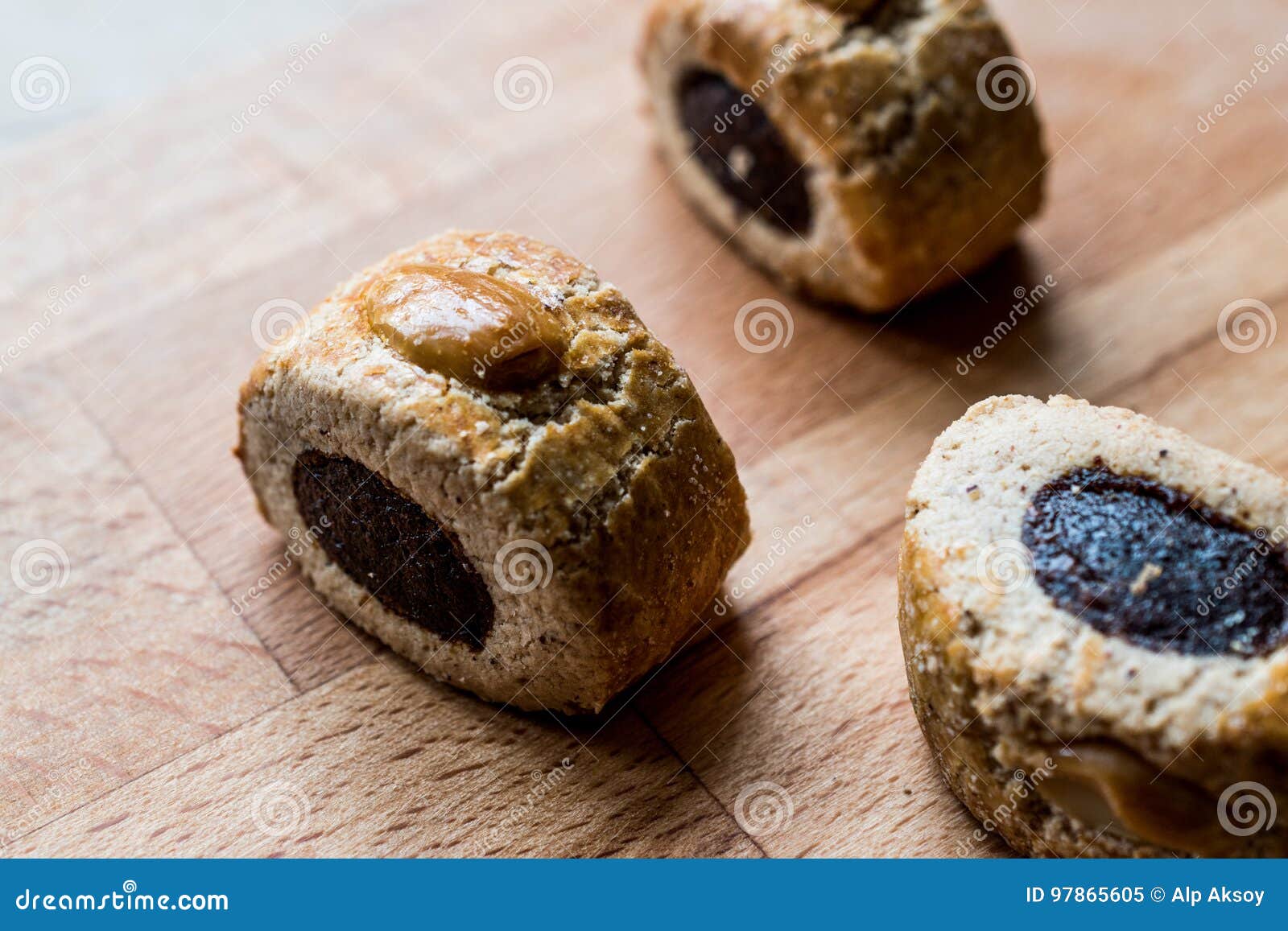 Mardin Coregi / Kulice with Date Fruit Paste and Almond Stock Image ...