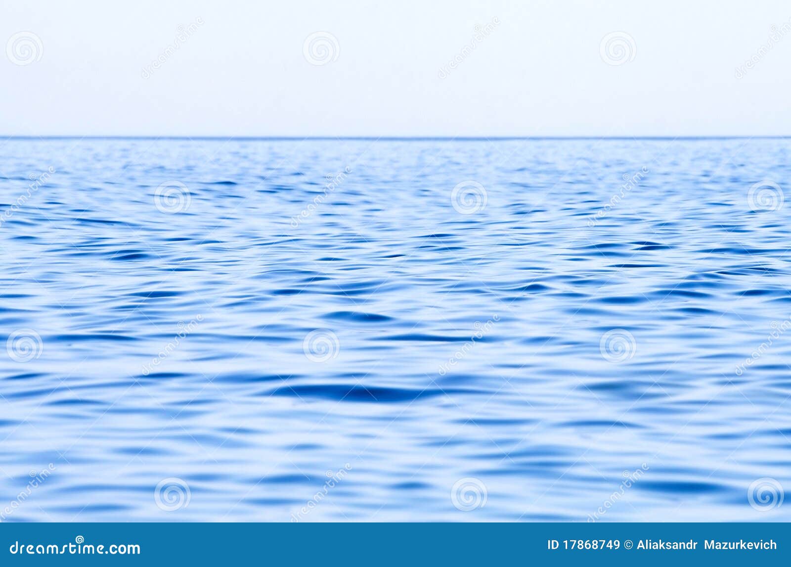 Mare calmo immagine stock. Immagine di pacifico, paesaggio - 17868749