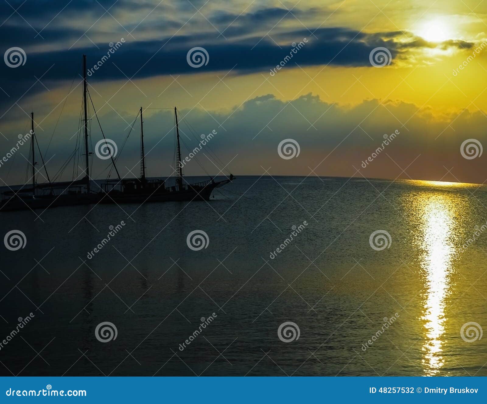Mare Calmo Tranquillo Del Sole Di Alba Fotografia Stock - Immagine di ...