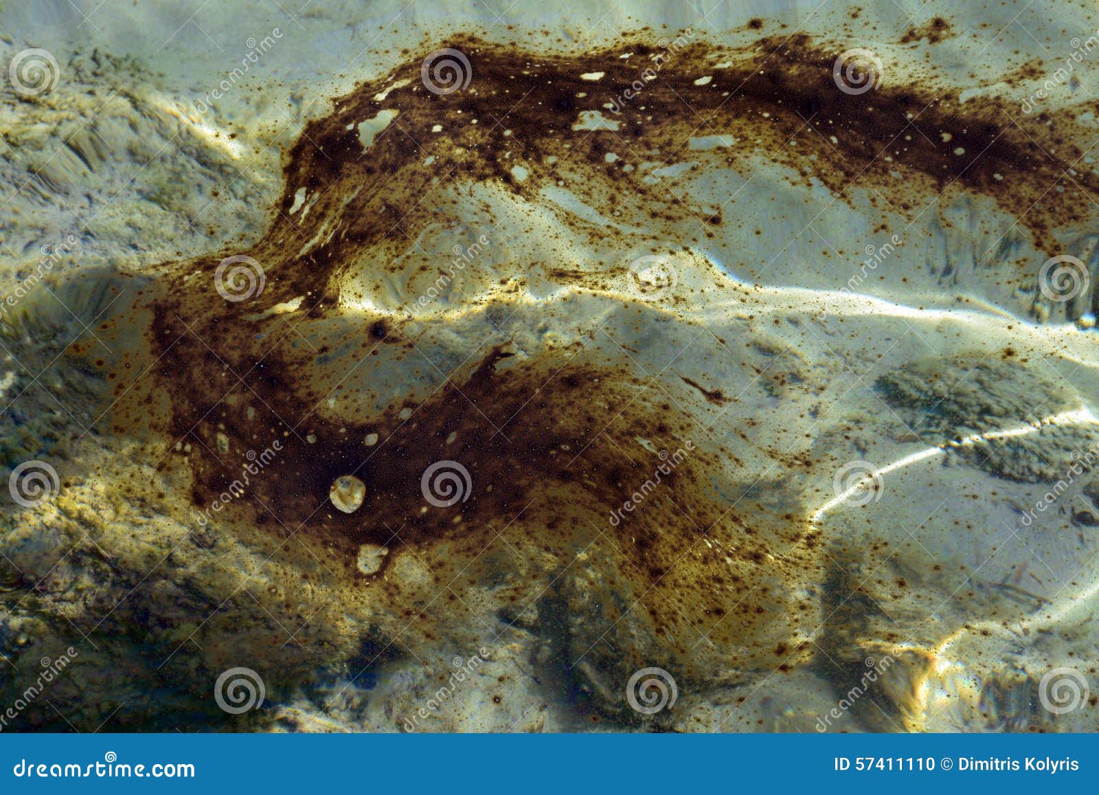 Mare dell'olio di catrame fotografia stock. Immagine di liquido - 57411110