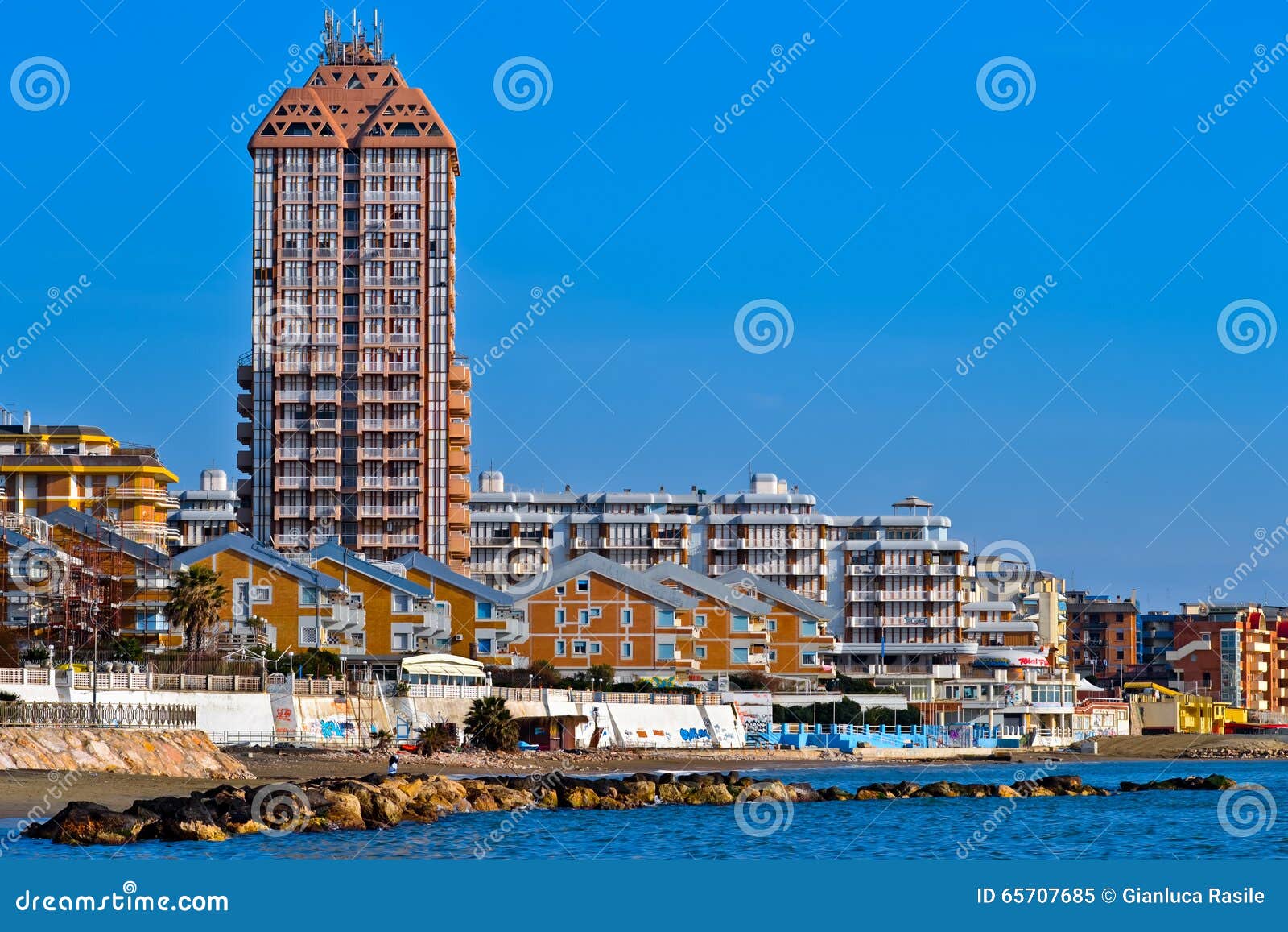 Mare di Nettuno in Italia immagine editoriale. Immagine di scena - 65707685