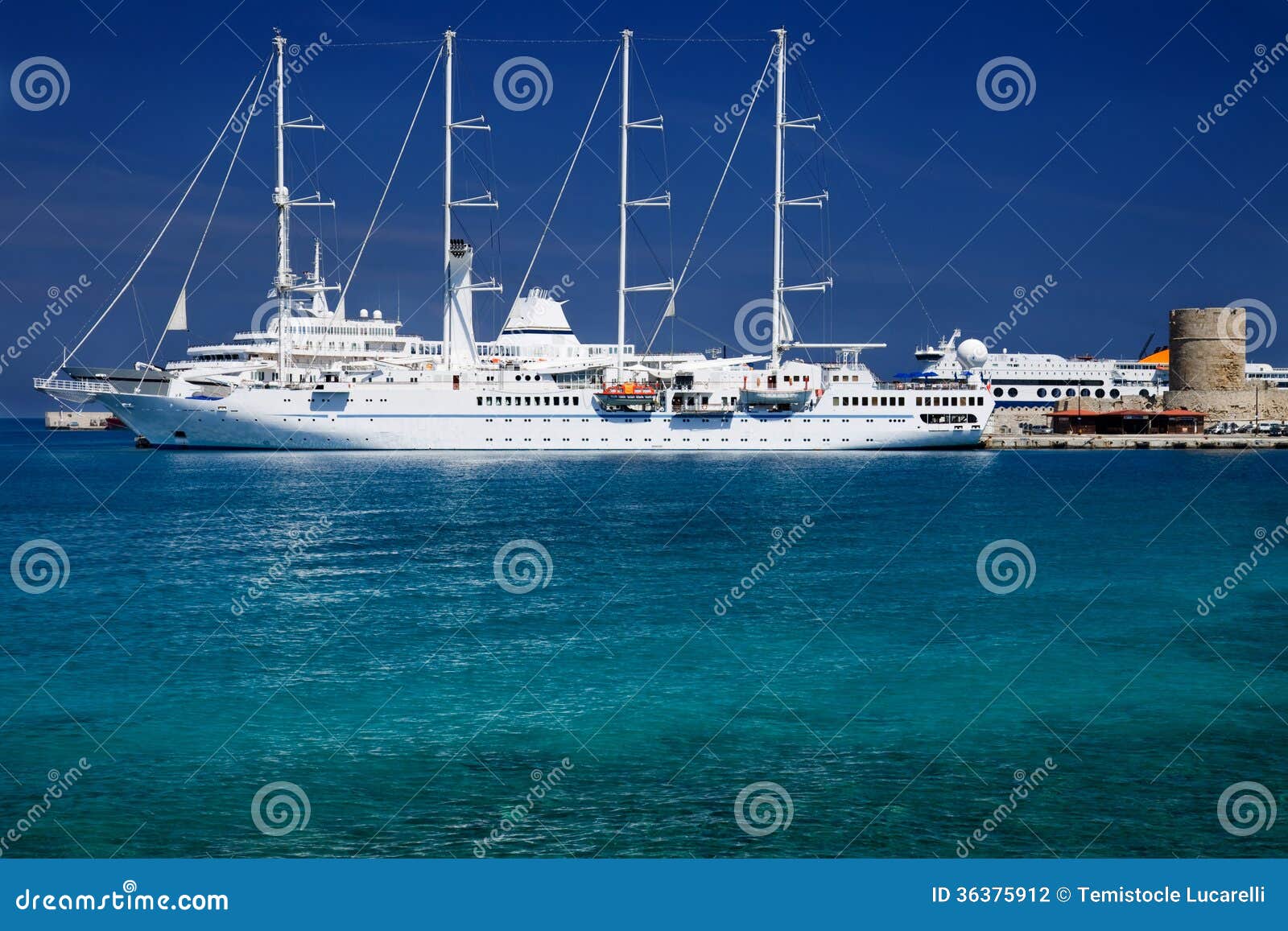 Mare greco fotografia stock. Immagine di nave, greco - 36375912
