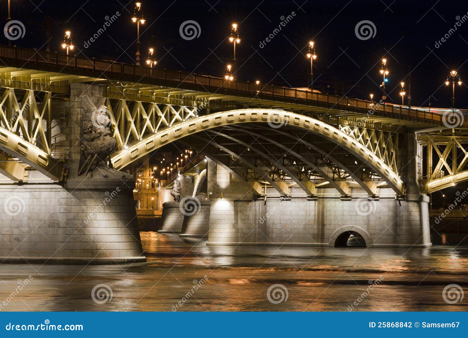 Margaret Bridge in Budapest Stock Photo - Image of metropolis, downtown ...