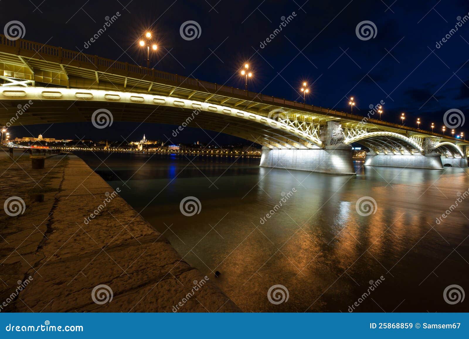 Margaret Bridge in Budapest Stock Image - Image of middle, bridge: 25868859