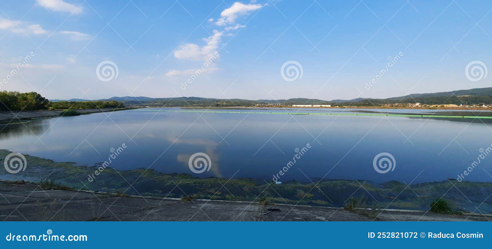 A margem do rio olt foto de stock. Imagem de costa, horizonte - 252821072