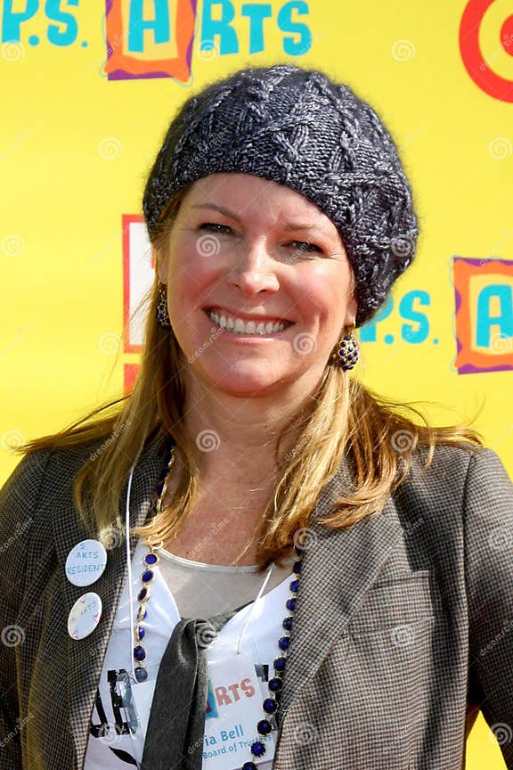 Maria Bell editorial stock image. Image of arrives, barker - 26540344