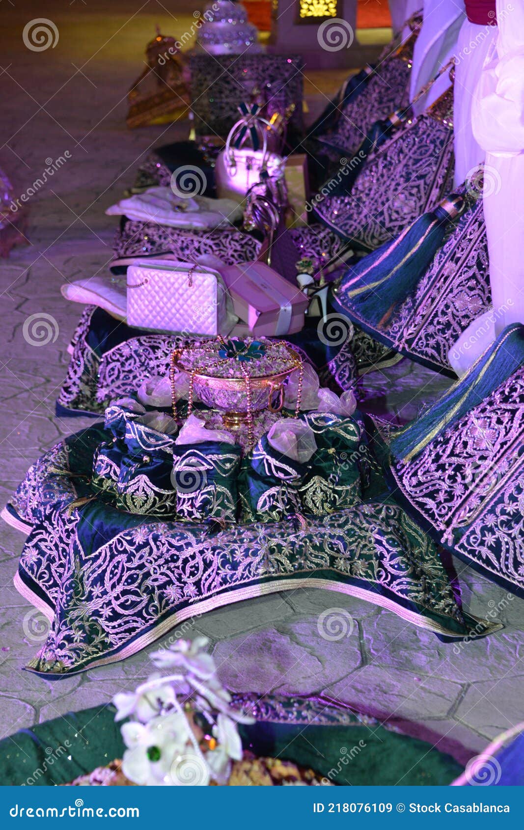 Mariage Marocain Un Cadeau Que Le Mari Fait à Sa Femme Le Jour De Son