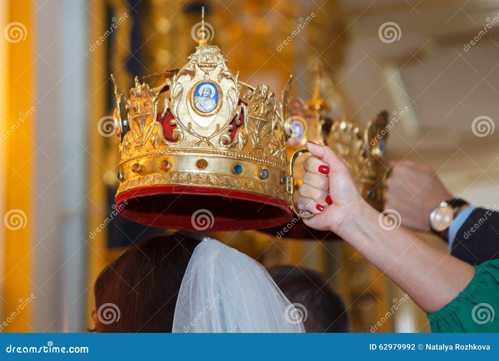 Mariage orthodoxe photo stock. Image du toilettez, chapelle - 62979992