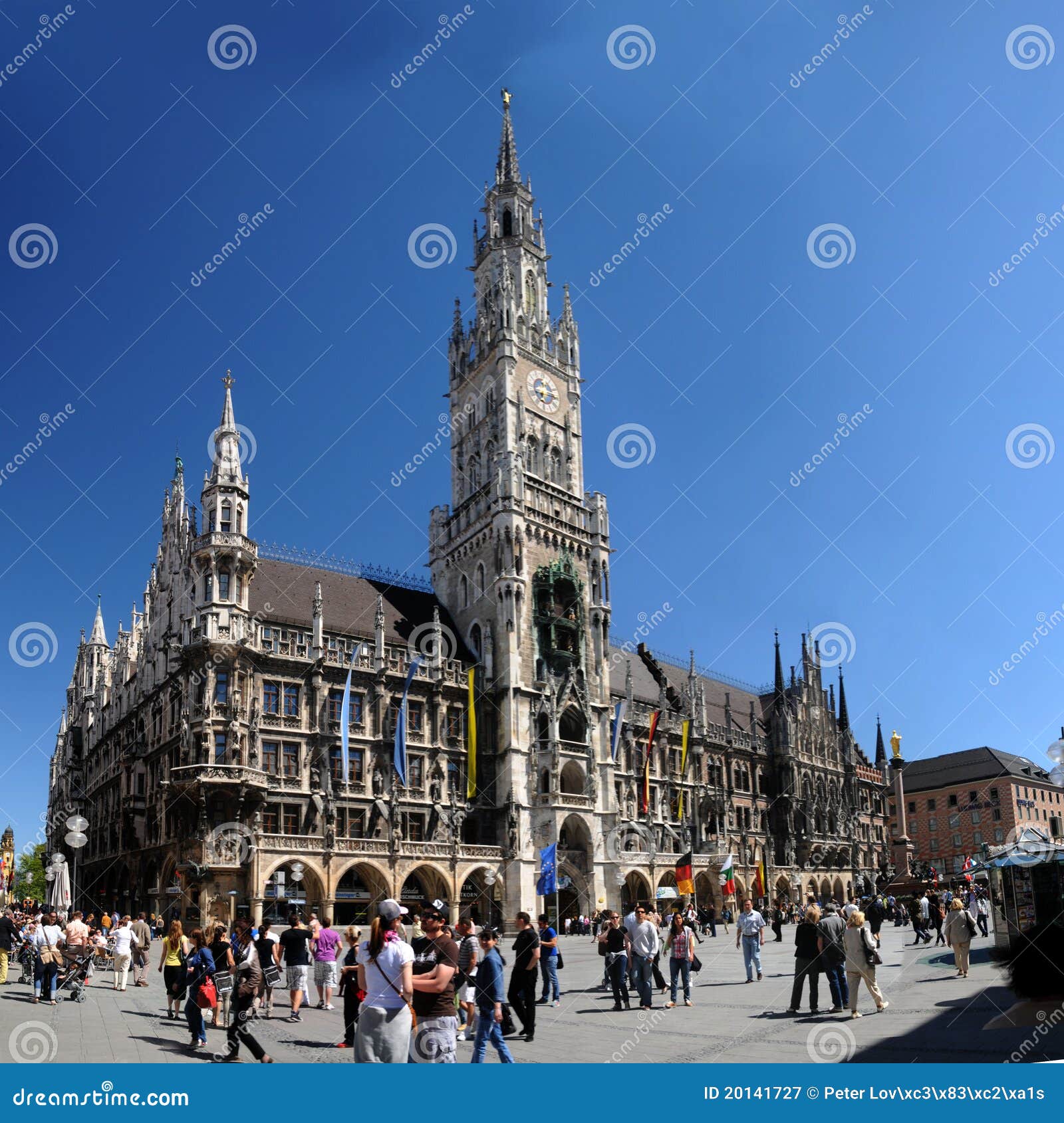 Marienplatz a Monaco Di Baviera, Germania Fotografia Editoriale ...