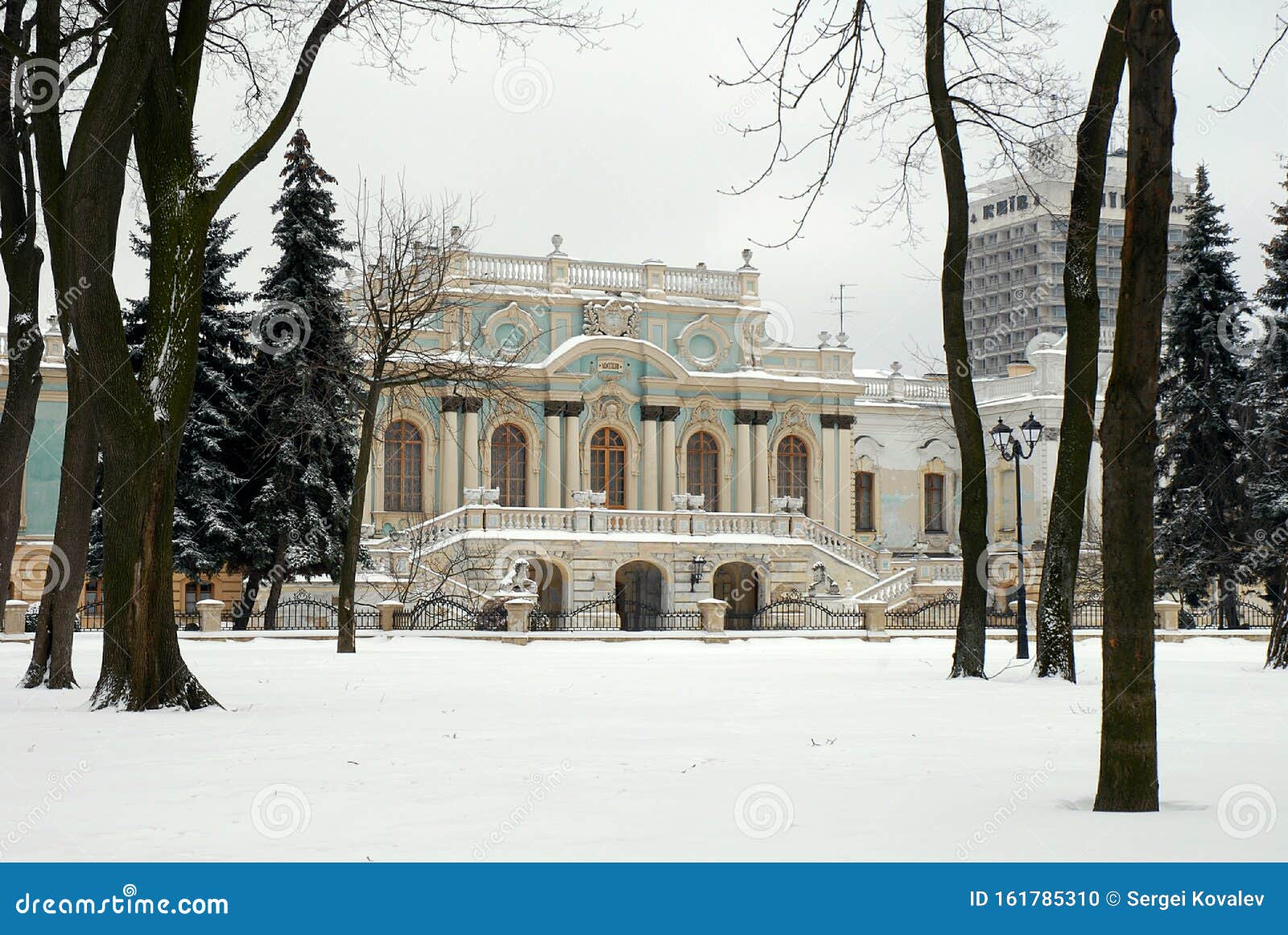 Mariinsky Palace in Kiev editorial image. Image of park - 161785310