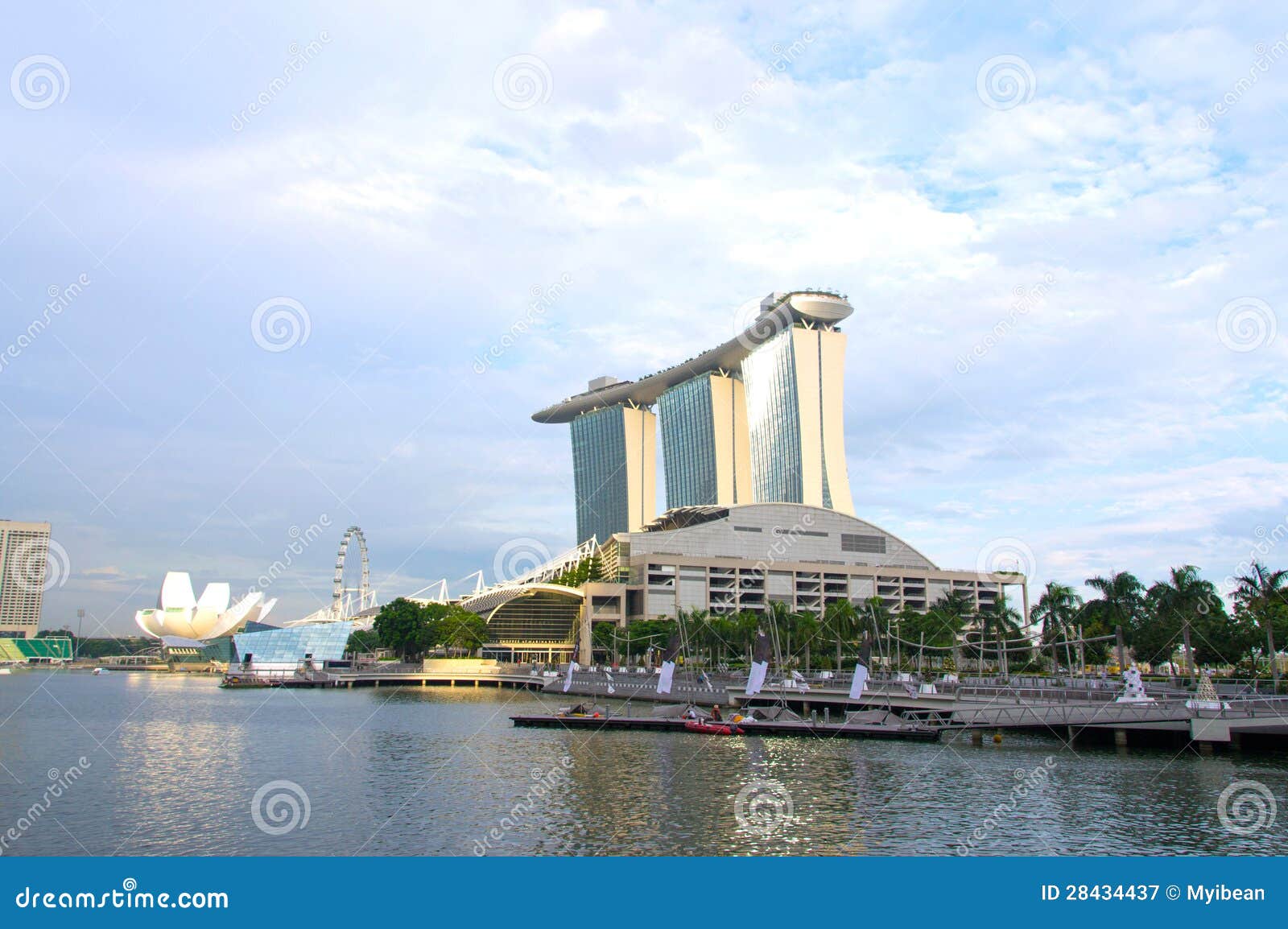 The Marina Bay waterfront stock image. Image of tower - 28434437