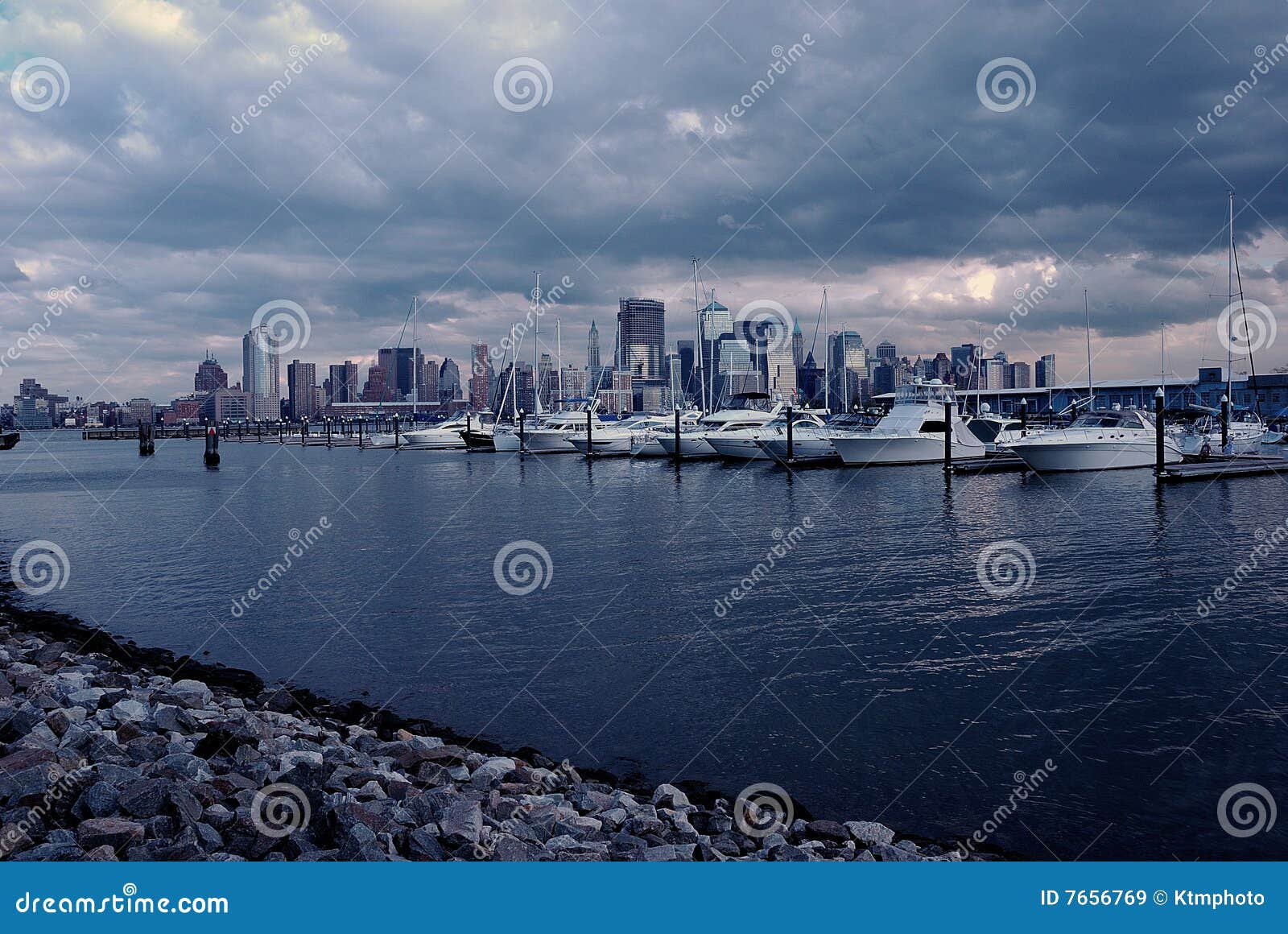 Marina with a View of NYC Skyline Stock Image - Image of york, dramatic ...