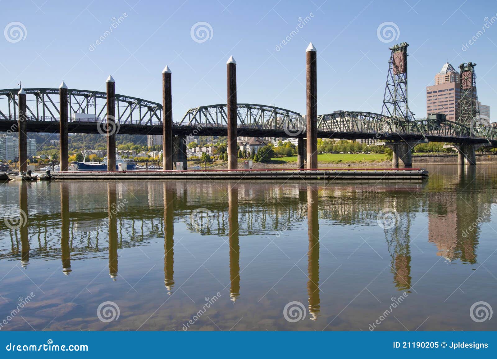 Marina by Willamette River in Portland Oregon Stock Image - Image of ...