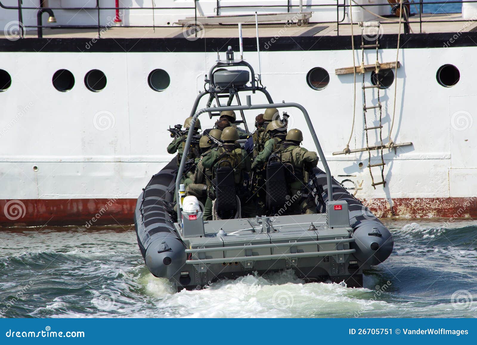 Marines entering editorial photo. Image of camouflage - 26705751