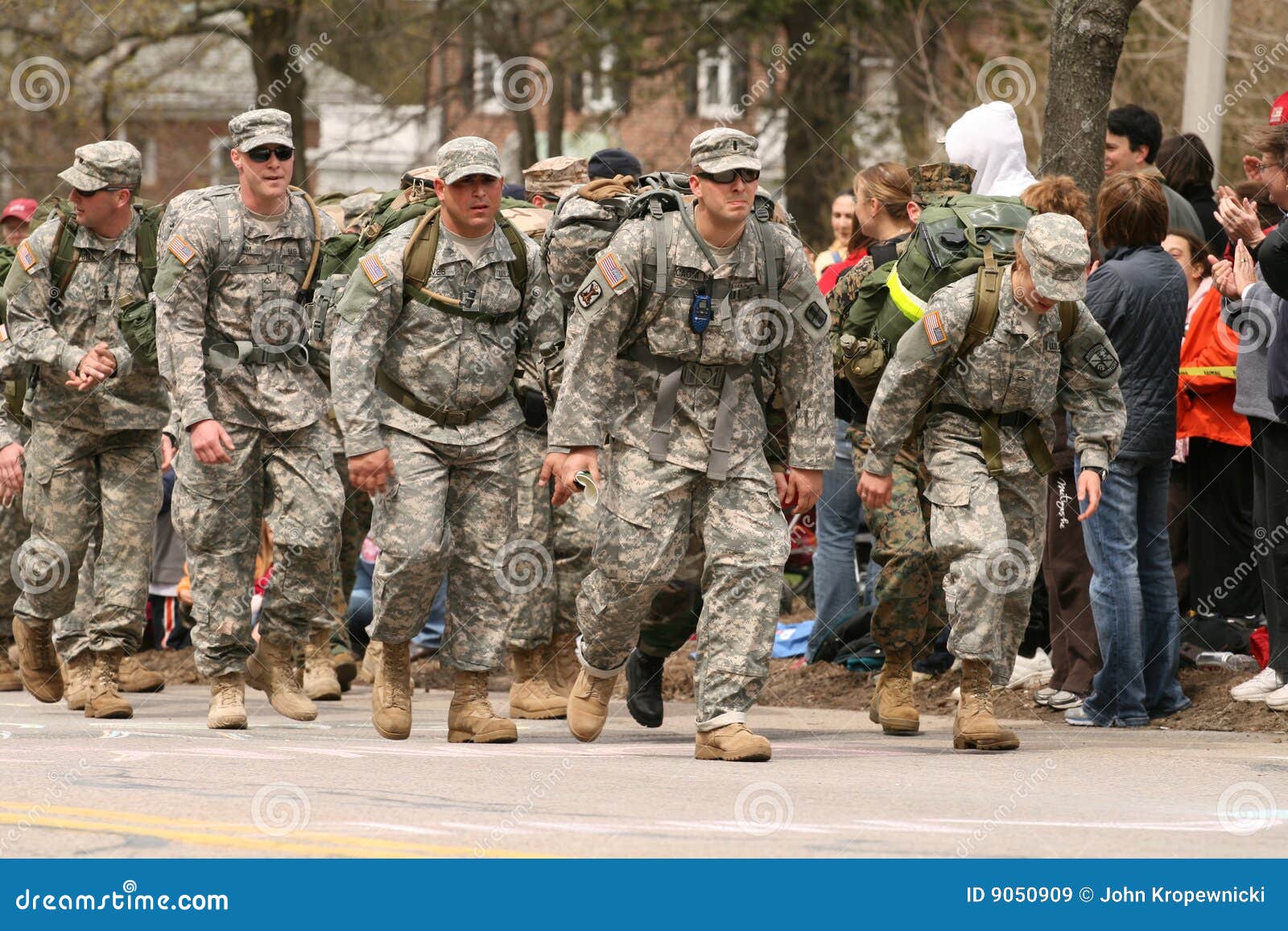 American Soldiers Running