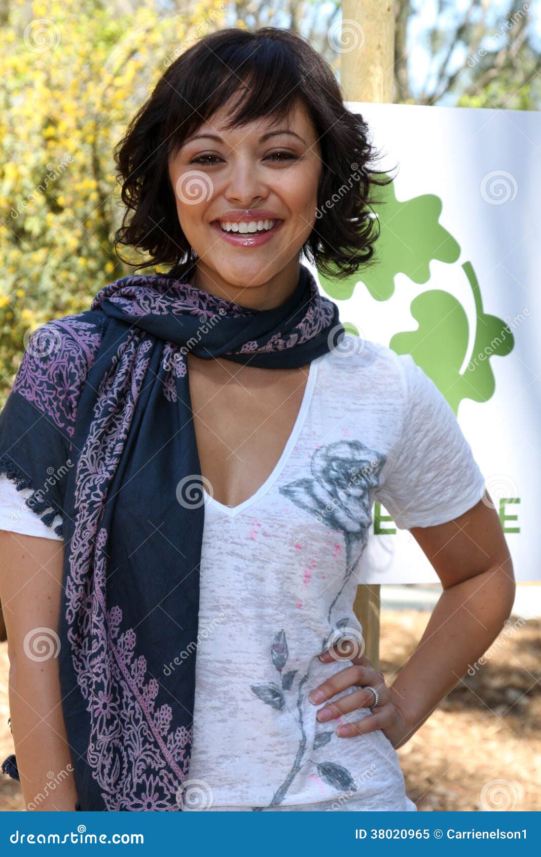 Marisa Ramirez editorial image. Image of april, planting - 38020965