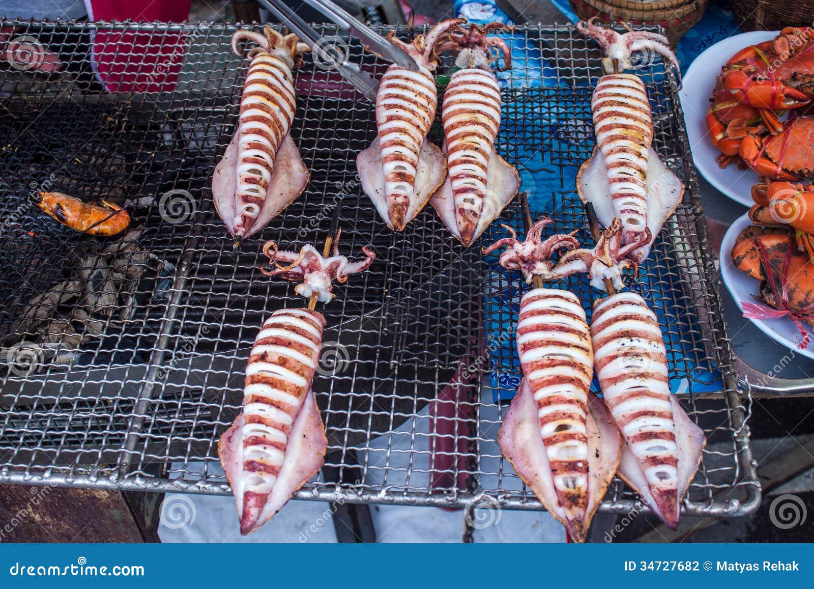 Mariscos Asados a La Parrilla Foto de archivo - Imagen de calle, comida ...