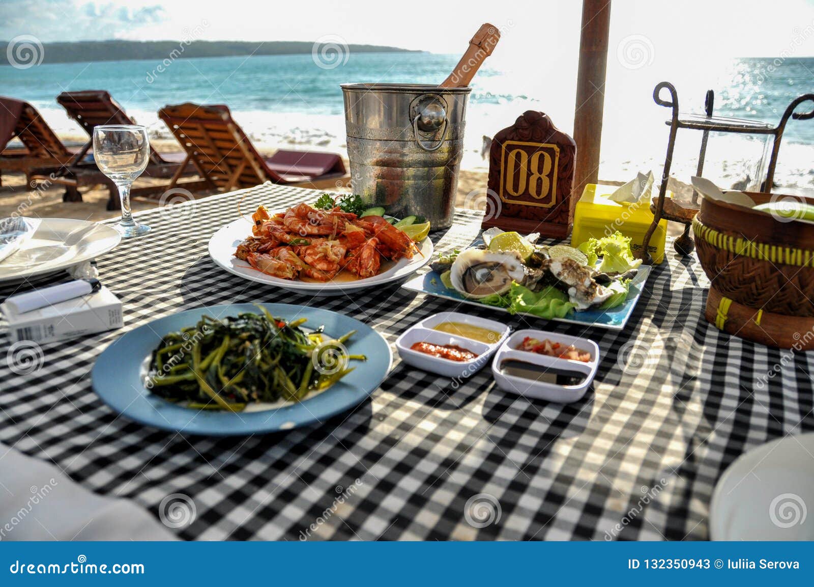 Mariscos En La Playa Jimbaran En Bali Imagen de archivo - Imagen de ...