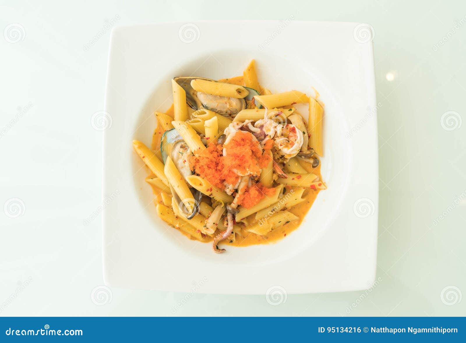 Mariscos Picantes Del Penne Foto de archivo - Imagen de mariscos ...