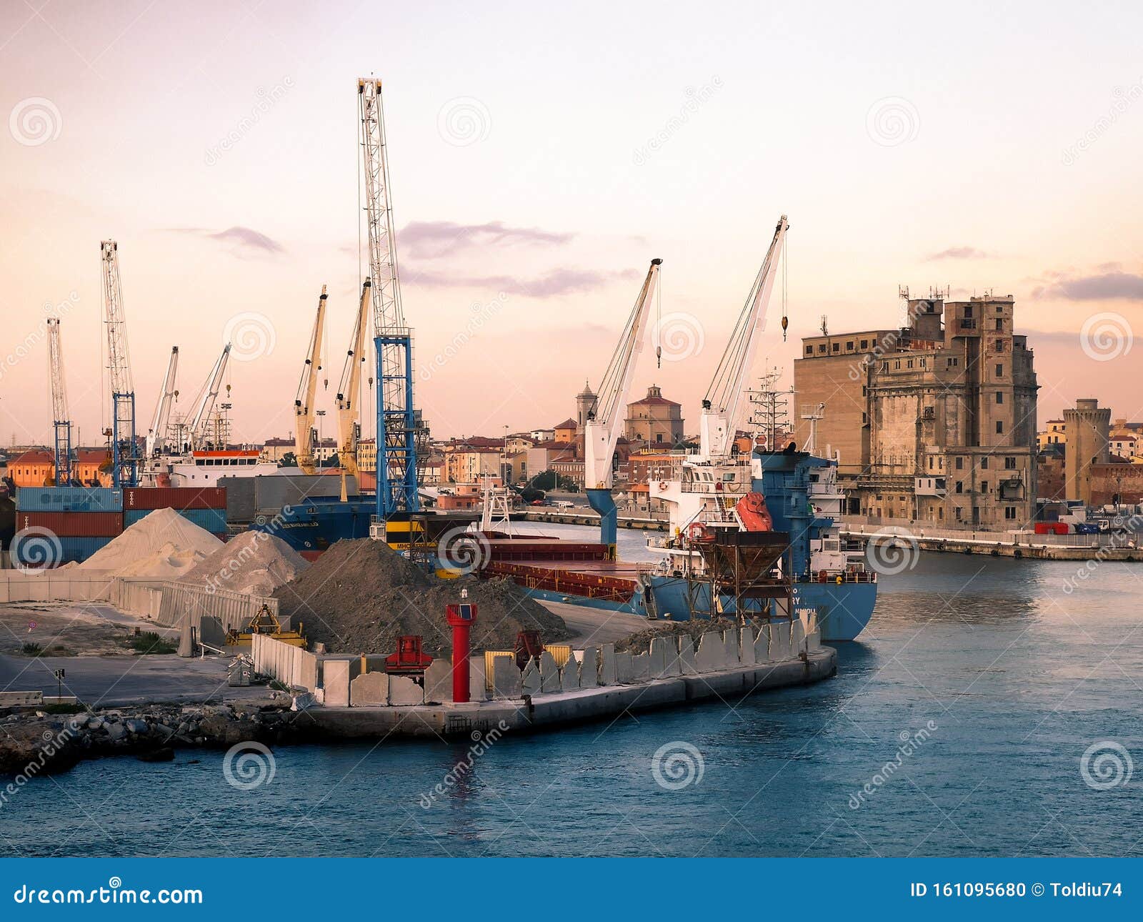 Maritime Shipyard for the Construction of a New Quay for Mooring Ships ...