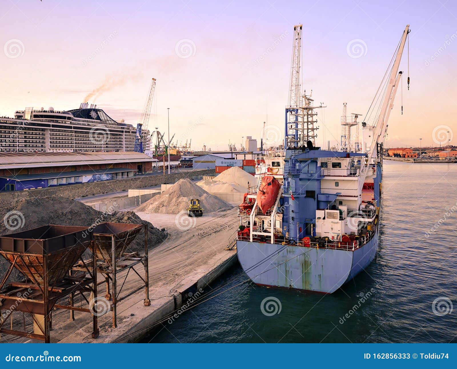 Maritime Shipyard for the Construction of a New Quay for Mooring Ships ...