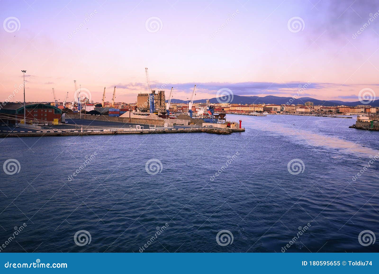 Maritime Shipyard for the Construction of a New Quay for Mooring Ships ...