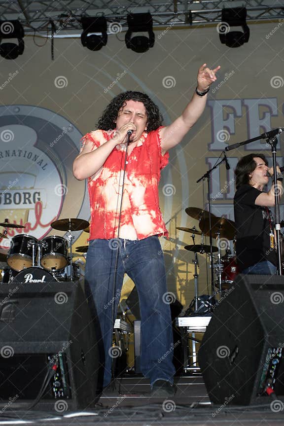 Marius Popa editorial stock image. Image of spin, band - 22855384