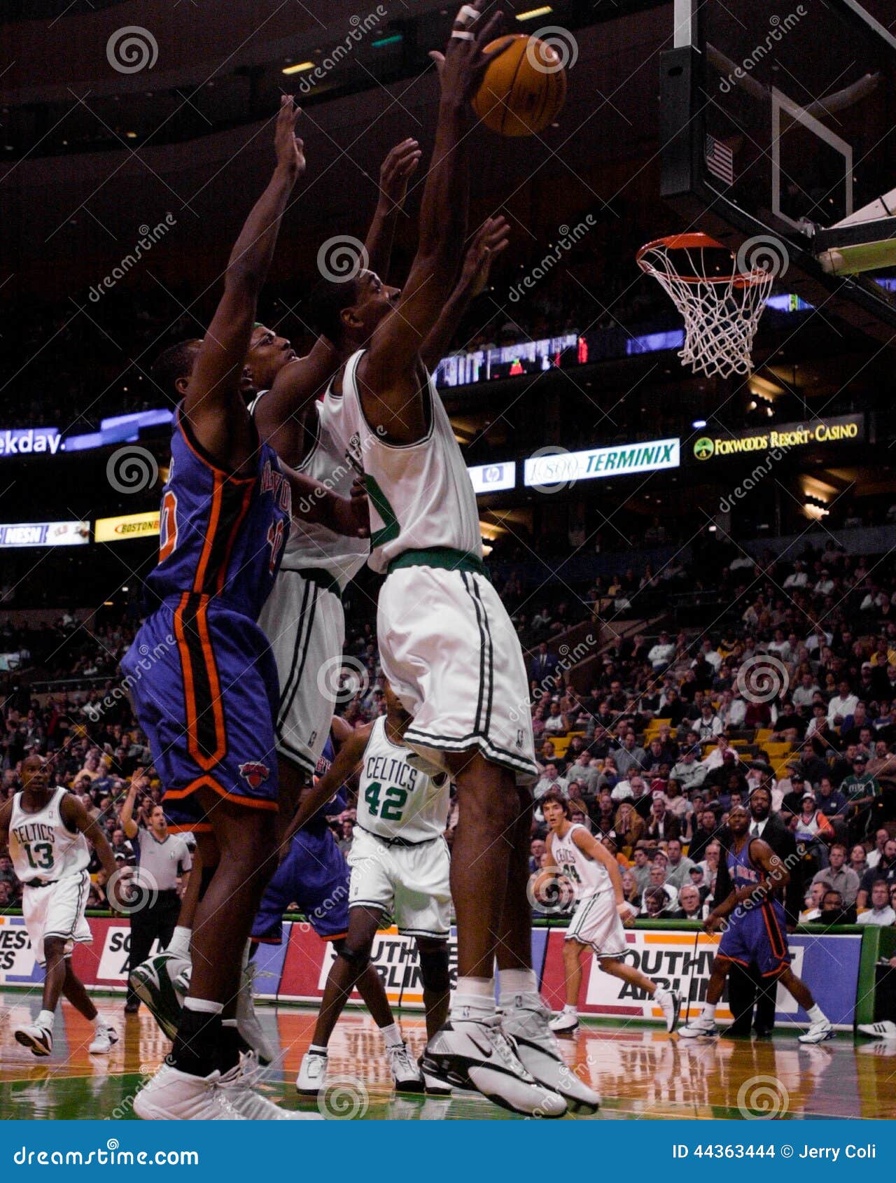 Mark Blount, Boston Celtics Editorial Stock Image - Image of fleet ...