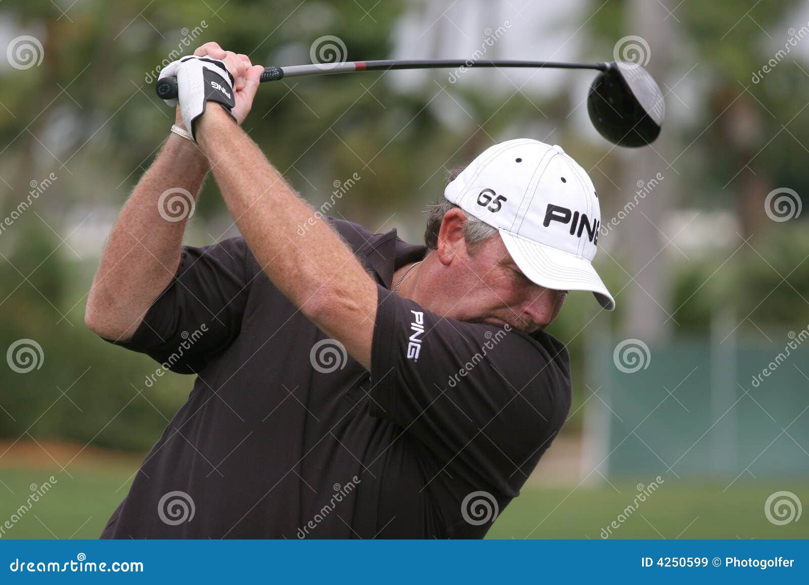 Mark Calcavecchia Doral 2007 Editorial Stock Image - Image of putt ...