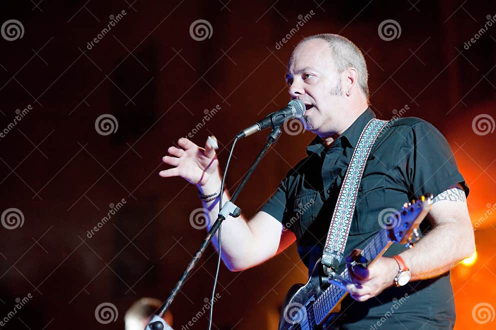 Mark Cole editorial photography. Image of show, player - 16839882