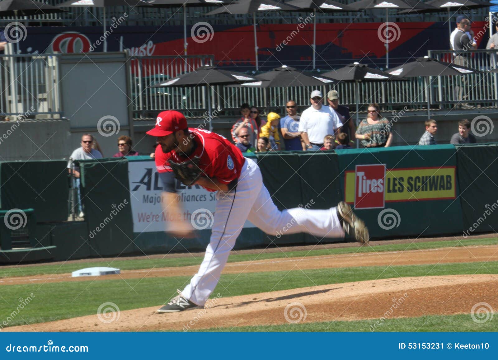 Mark Lowe editorial photo. Image of tacoma, hand, lift - 53153231