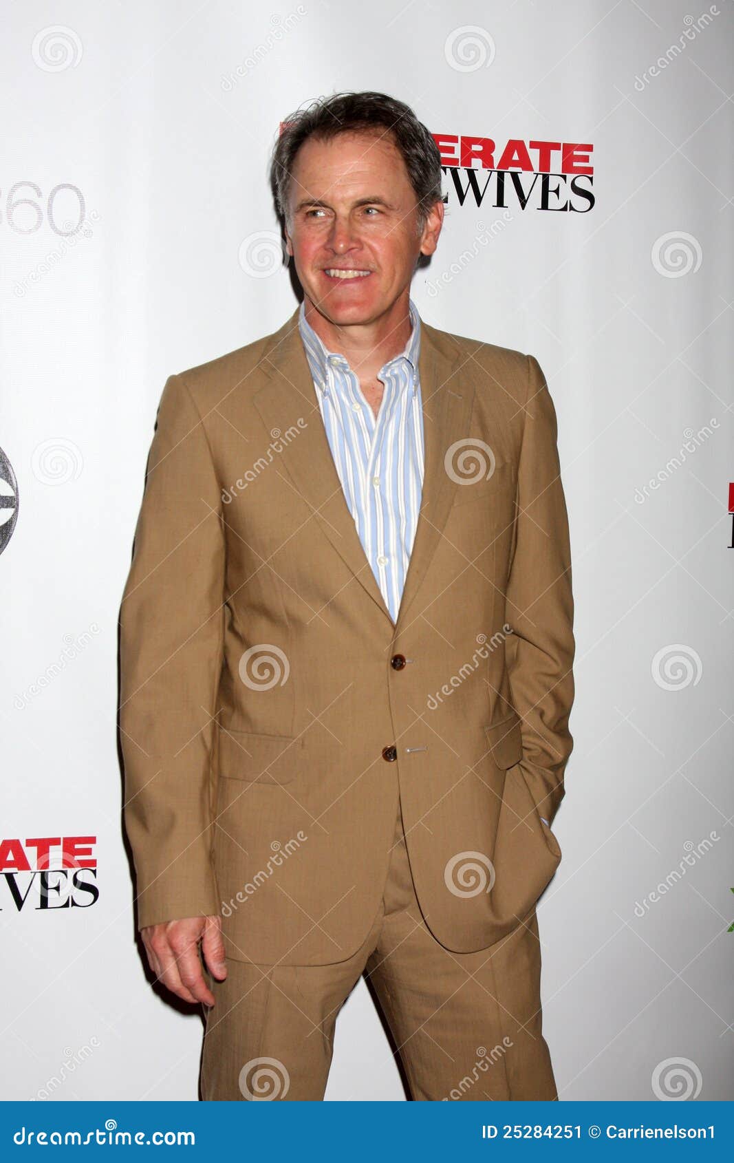Mark Moses arrives at the editorial photo. Image of hotel - 25284251