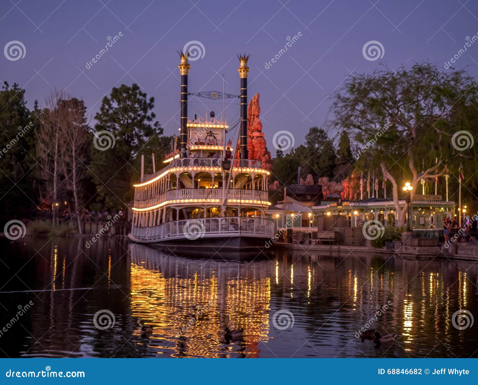 Mark Twain Steamboat Captain Statue Location Mark Twain Steamboat Captain Statue Location