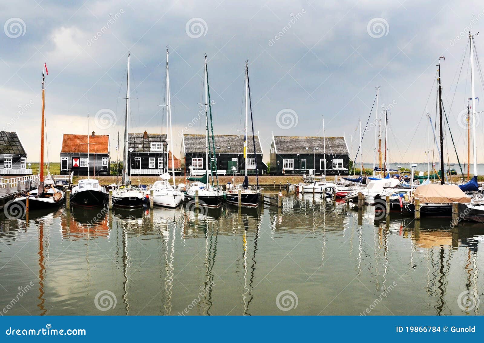 Marken foto de archivo. Imagen de casas, transporte, europa - 19866784