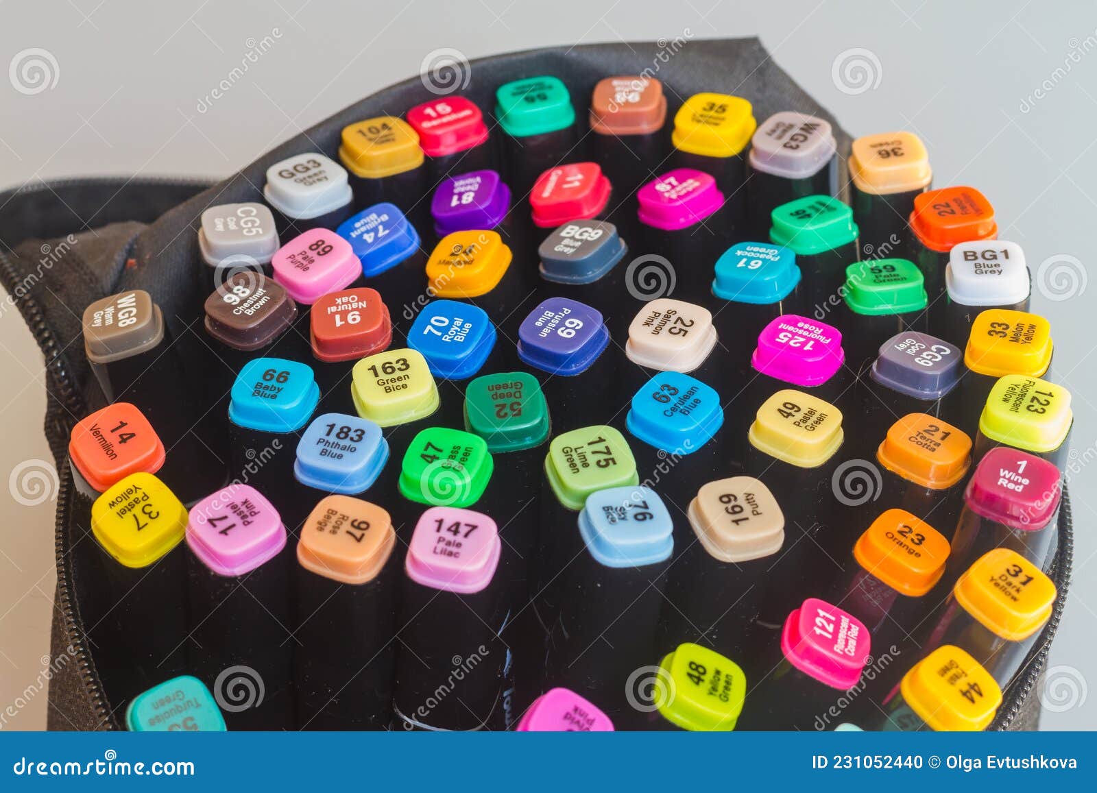 Markers, Token, Pen for Sketching, Many Colors, a Large Set for Drawing ...