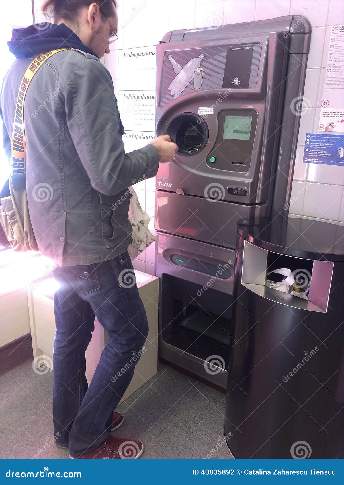 Man Using Reverse Vending Machine Editorial Photography - Image of ...