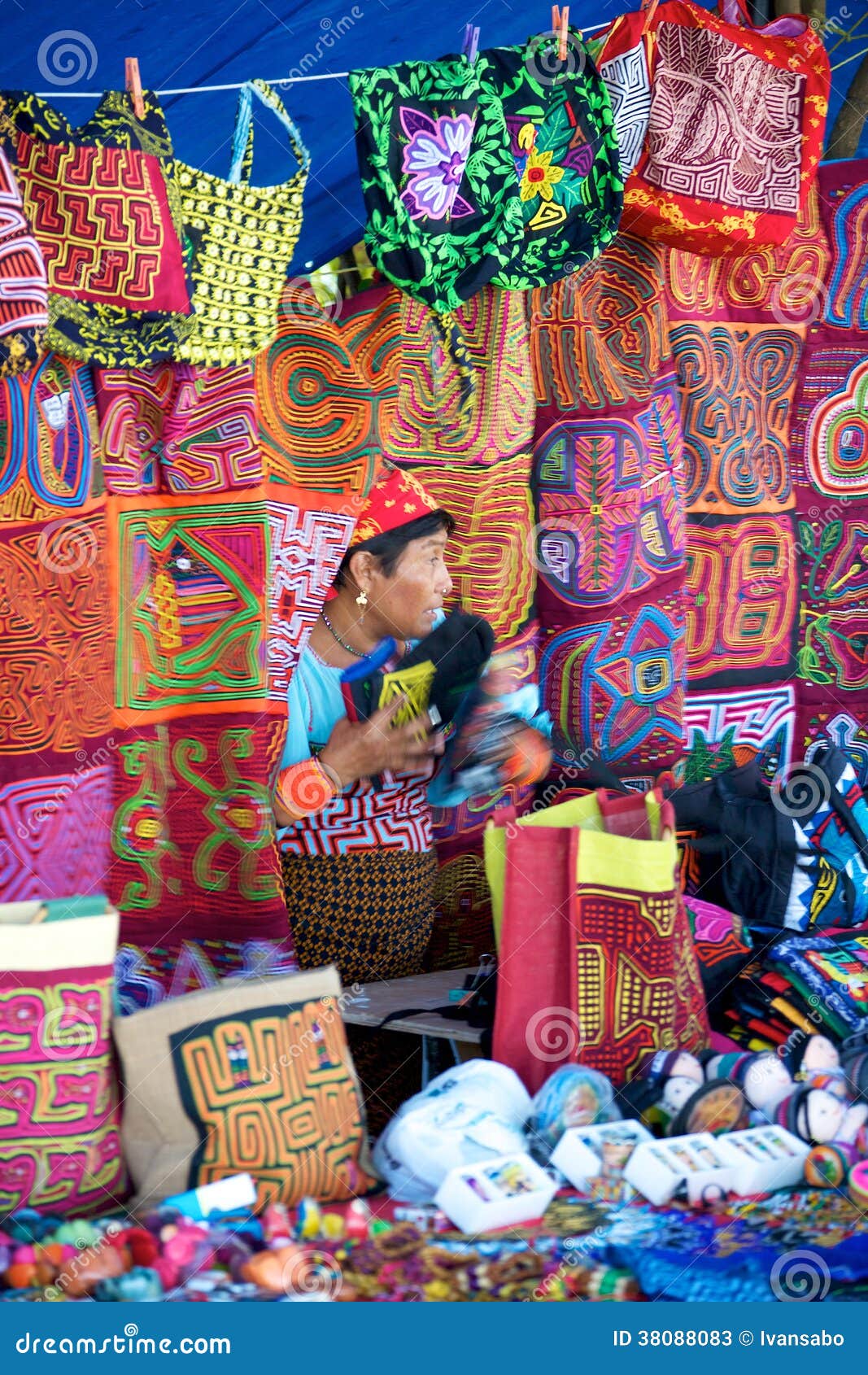 Market in Panama City editorial stock photo. Image of kuna - 38088083