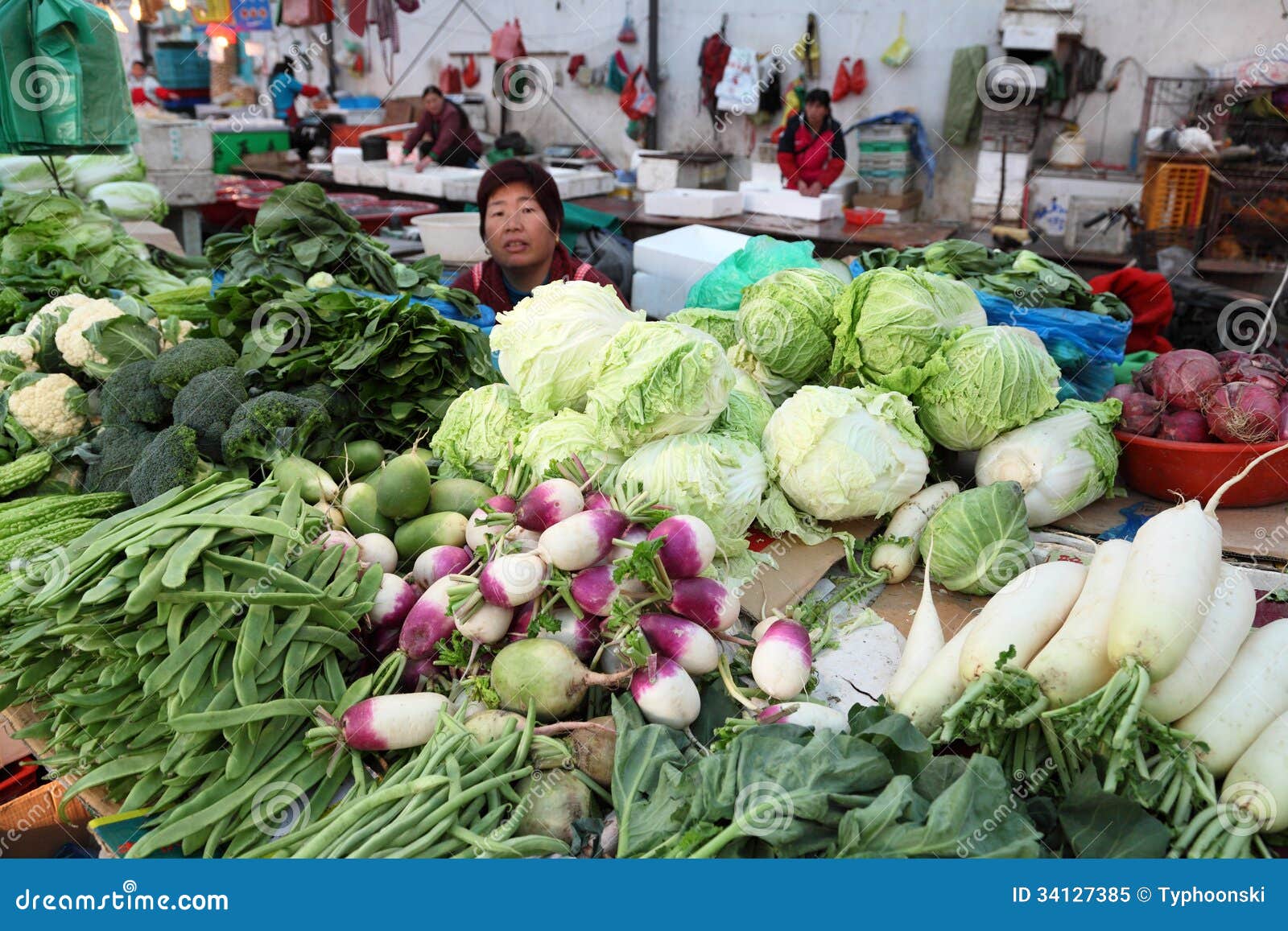 Market in Shanghai, China editorial image. Image of seller - 34127385