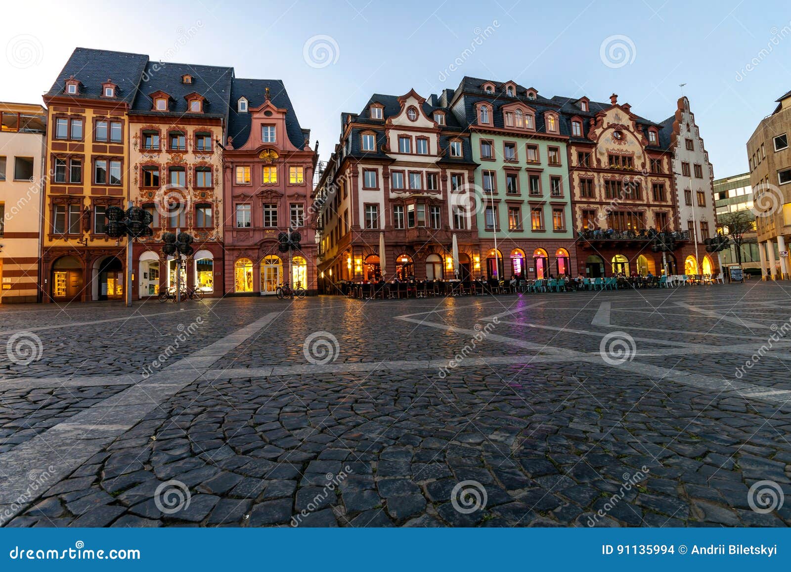 The Market Square in the Old Town of Mainz, Germany at Sunset Stock ...