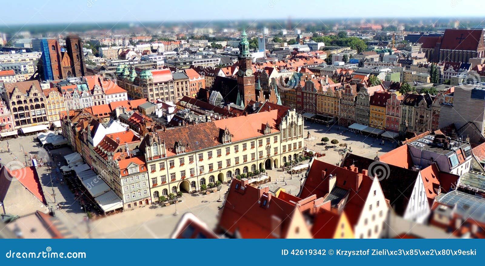 Market Square in Wroclaw stock photo. Image of poland - 42619342