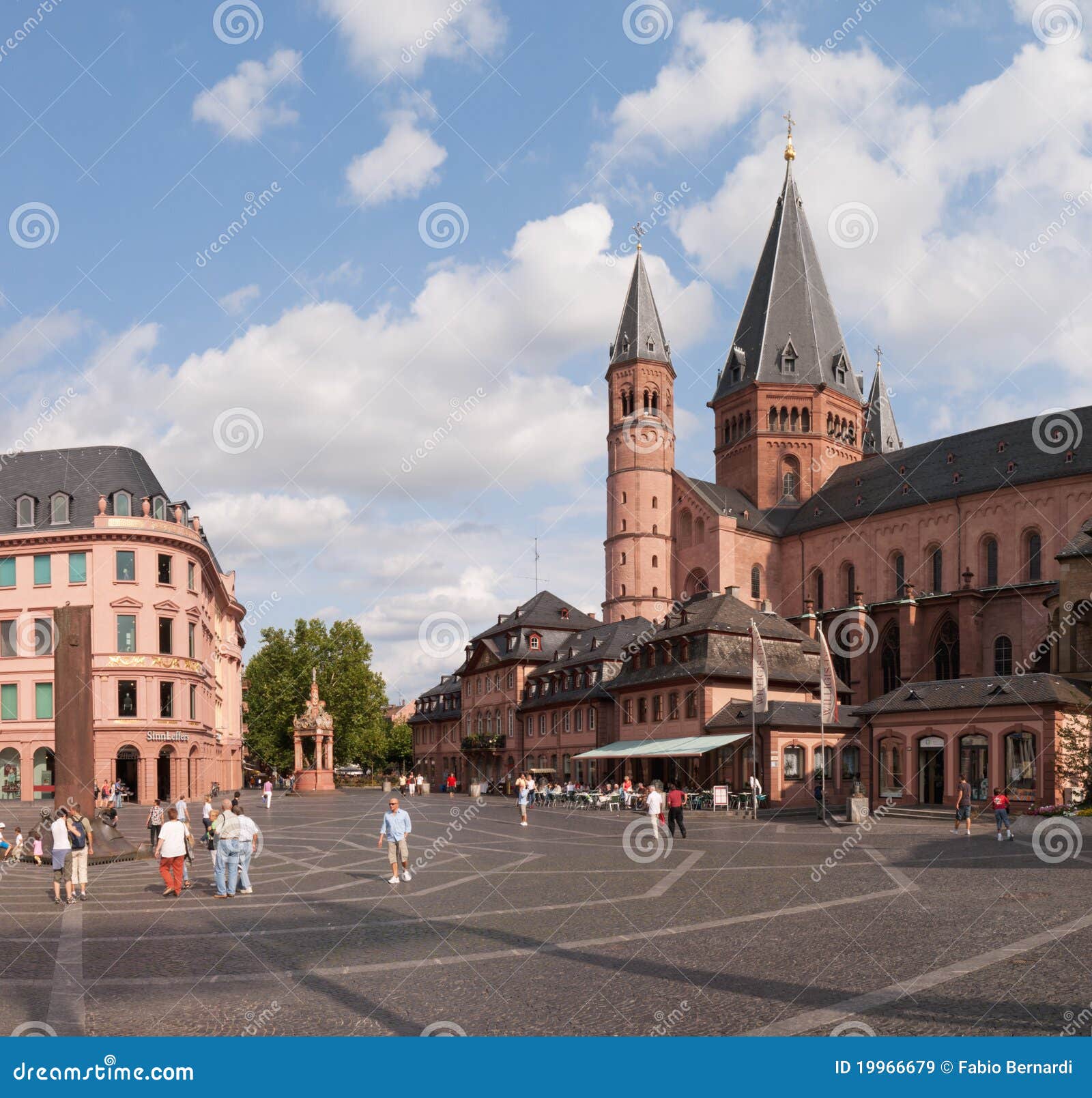 Marktplatz en Maguncia imagen de archivo editorial. Imagen de nube ...